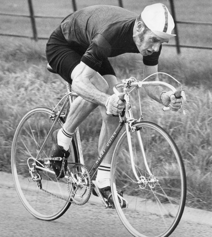 MERSEYSIDE BICYCLES: Ward Family Race Action